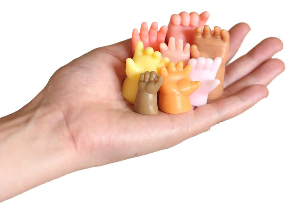 A Little Hand, Please? - Gadizmo.com