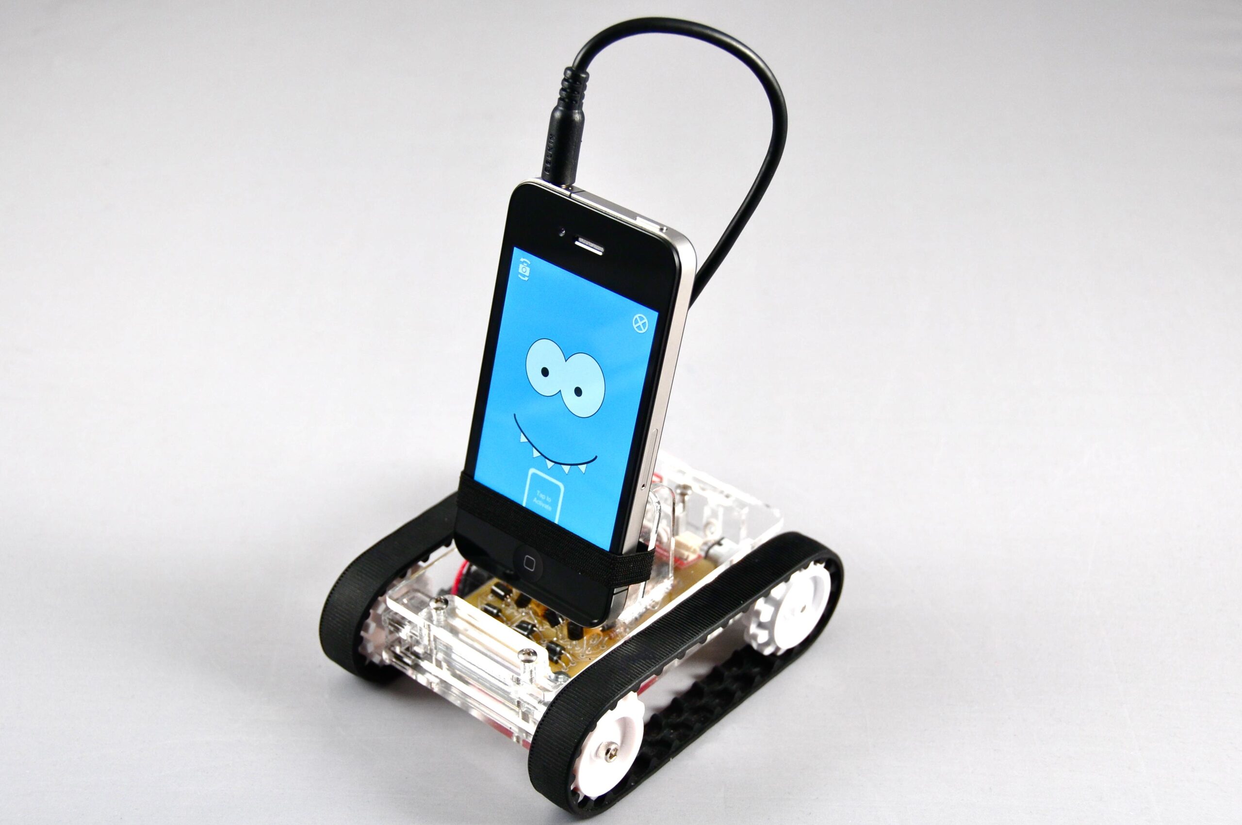 Meet the Smartphone Robot named Romo - Gadizmo.com