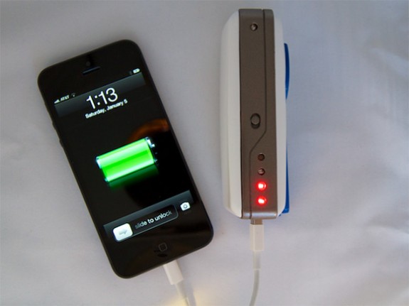 Handcharge Your Smartphones with SOSCharger - Gadizmo.com